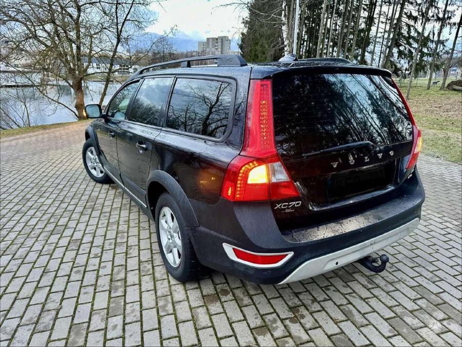 Melns Volvo XC70 2008 Elektrėnai, ar dzinēja tilpumu 2.40 L un nobraukumu 458 tūkst. km par 3850 €, foto 7 vietnē AUTOMOTO.COM.LV