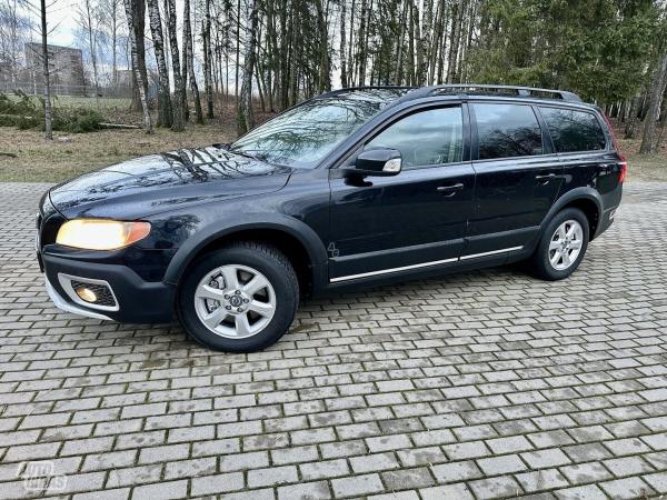Black Volvo XC70 2008 in Kaisiadorys, with an engine capacity of 2.40 L and mileage of 458 thousand km for 3850 €, photo 3 on AUTOMOTO.COM.LV