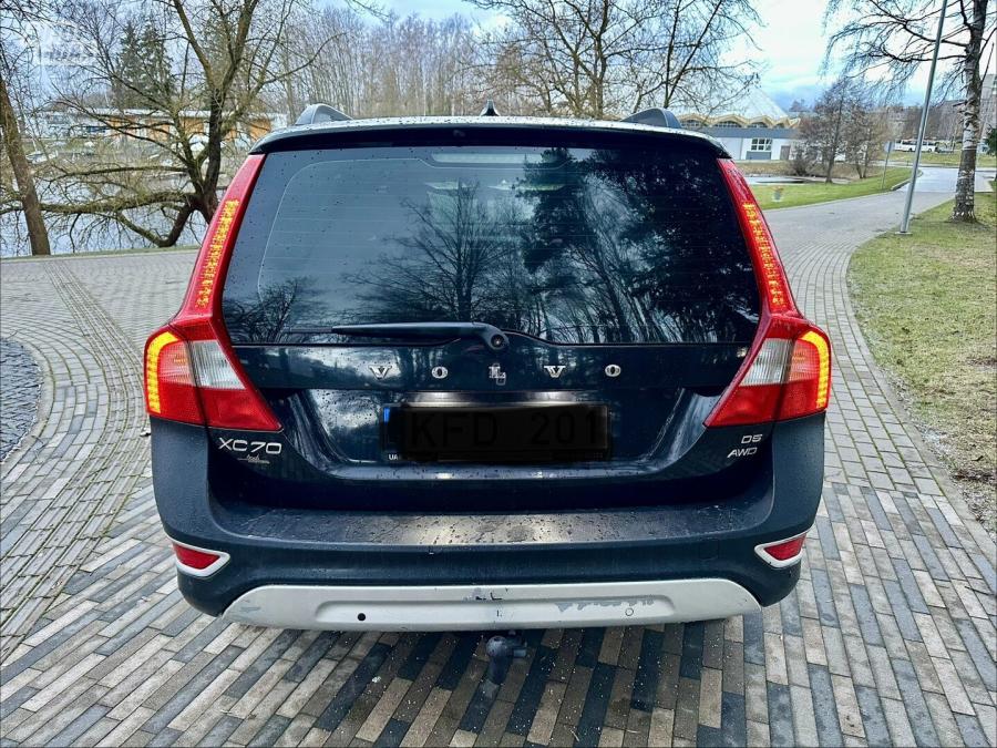 Black Volvo XC70 2008 in Kaisiadorys, with an engine capacity of 2.40 L and mileage of 458 thousand km for 3850 €, photo 16 on AUTOMOTO.COM.LV