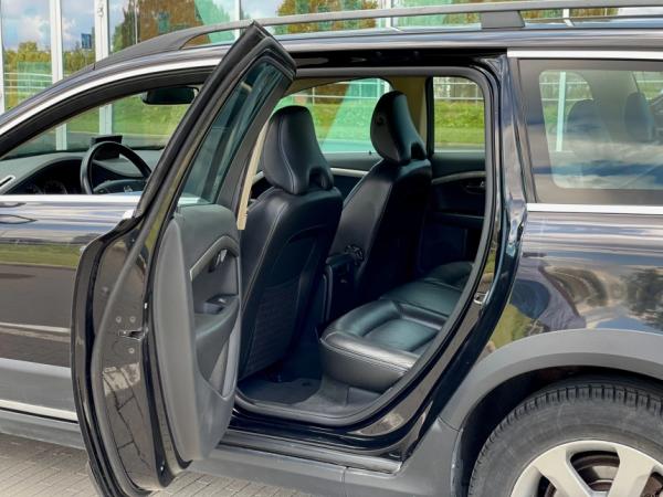 Melns Volvo XC70 2008 Rīga, ar dzinēja tilpumu 2.40 L un nobraukumu 320 tūkst. km par 6990 €, foto 4 vietnē AUTOMOTO.COM.LV