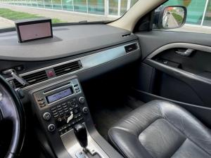 Black Volvo XC70 2008 in Riga, with an engine capacity of 2.40 L and mileage of 320 thousand km for 6990 €, photo 9 on AUTOMOTO.COM.LV