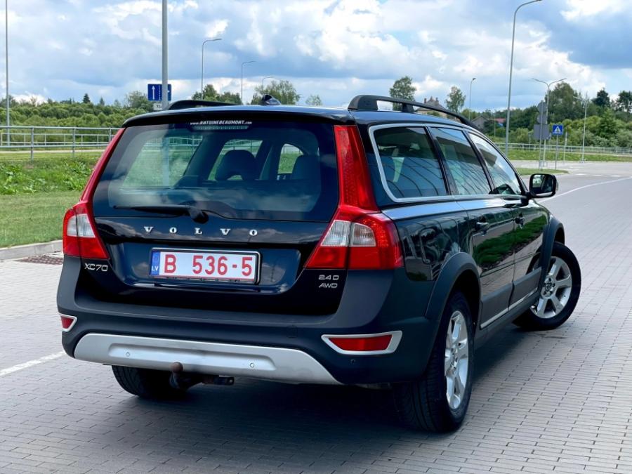 Black Volvo XC70 2008 in Riga, with an engine capacity of 2.40 L and mileage of 320 thousand km for 6990 €, photo 12 on AUTOMOTO.COM.LV