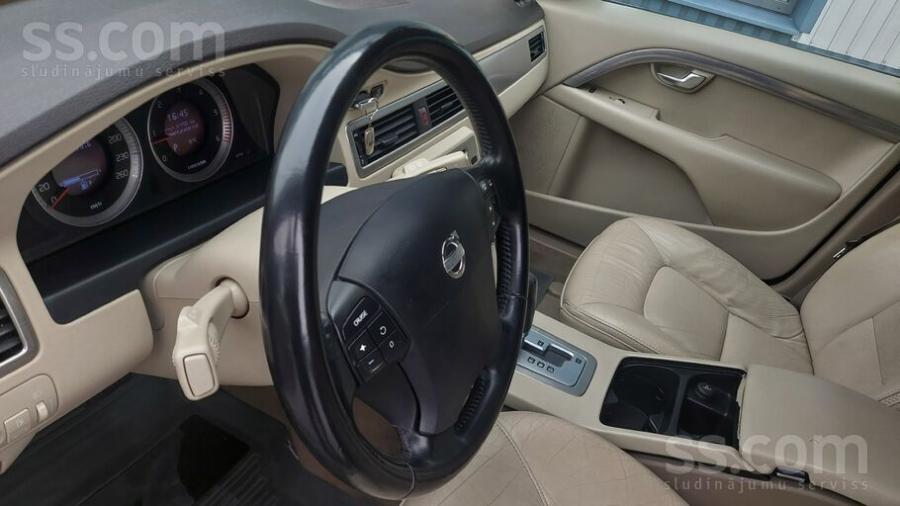 Melns Volvo XC70 2009 Rīga, ar dzinēja tilpumu 2.40 L un nobraukumu 0 tūkst. km par 4600 €, foto 4 vietnē AUTOMOTO.COM.LV