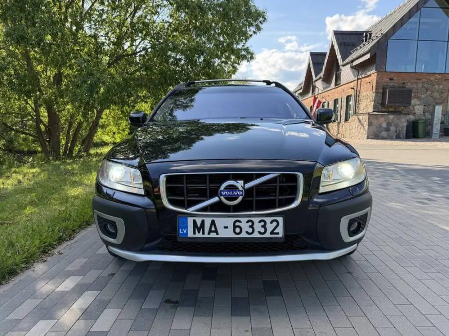 Melns Volvo XC70 2010 Rēzekne, ar dzinēja tilpumu 2.40 L un nobraukumu 333 tūkst. km par 6490 €, foto 1 vietnē AUTOMOTO.COM.LV