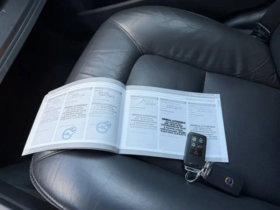 Melns Volvo XC70 2010 Rēzekne, ar dzinēja tilpumu 2.40 L un nobraukumu 333 tūkst. km par 6490 €, foto 13 vietnē AUTOMOTO.COM.LV