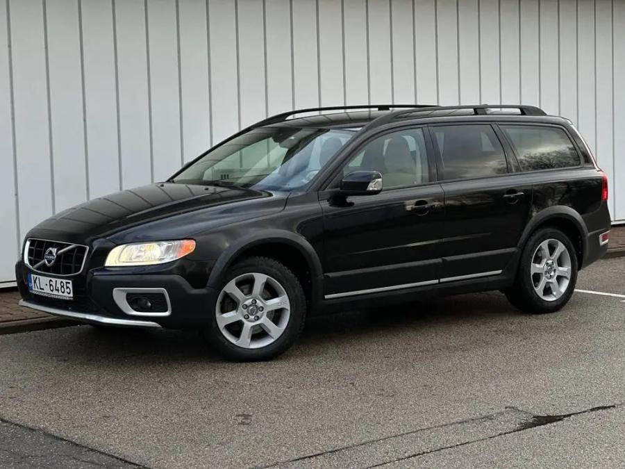 Black Volvo XC70 2011 in Riga, with an engine capacity of 2.40 L and mileage of 359 thousand km for 4500 €, photo 5 on AUTOMOTO.COM.LV