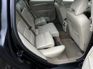 Black Volvo XC70 2011 in Riga, with an engine capacity of 2.40 L and mileage of 359 thousand km for 4500 €, photo 25 on AUTOMOTO.COM.LV