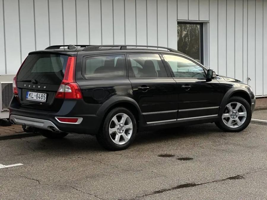 Black Volvo XC70 2011 in Riga, with an engine capacity of 2.40 L and mileage of 359 thousand km for 4500 €, photo 29 on AUTOMOTO.COM.LV