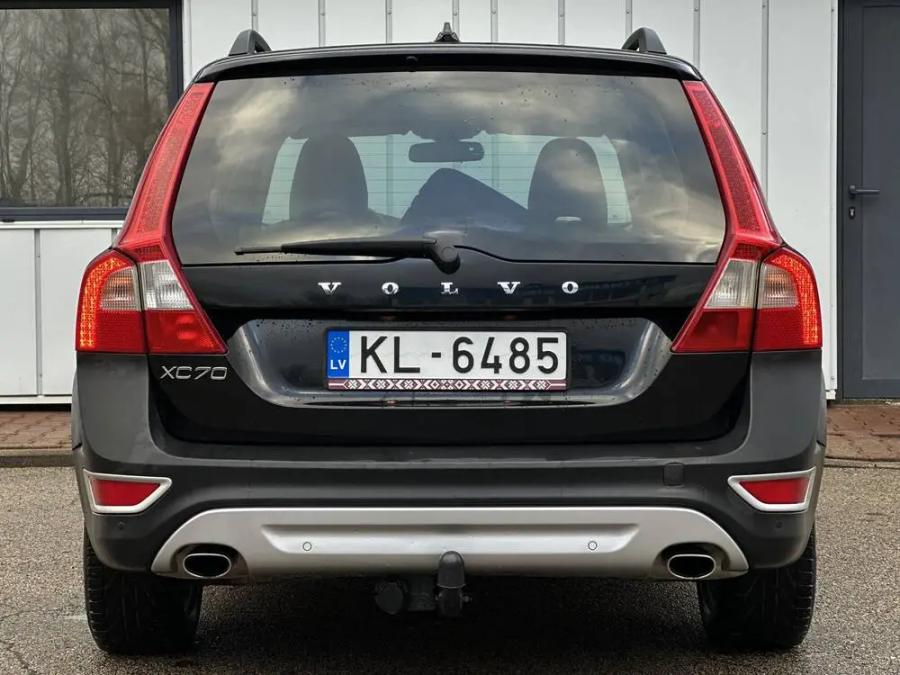 Black Volvo XC70 2011 in Riga, with an engine capacity of 2.40 L and mileage of 359 thousand km for 4500 €, photo 31 on AUTOMOTO.COM.LV