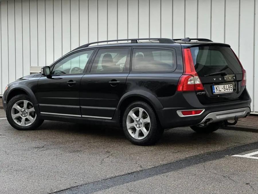 Black Volvo XC70 2011 in Riga, with an engine capacity of 2.40 L and mileage of 359 thousand km for 4500 €, photo 33 on AUTOMOTO.COM.LV