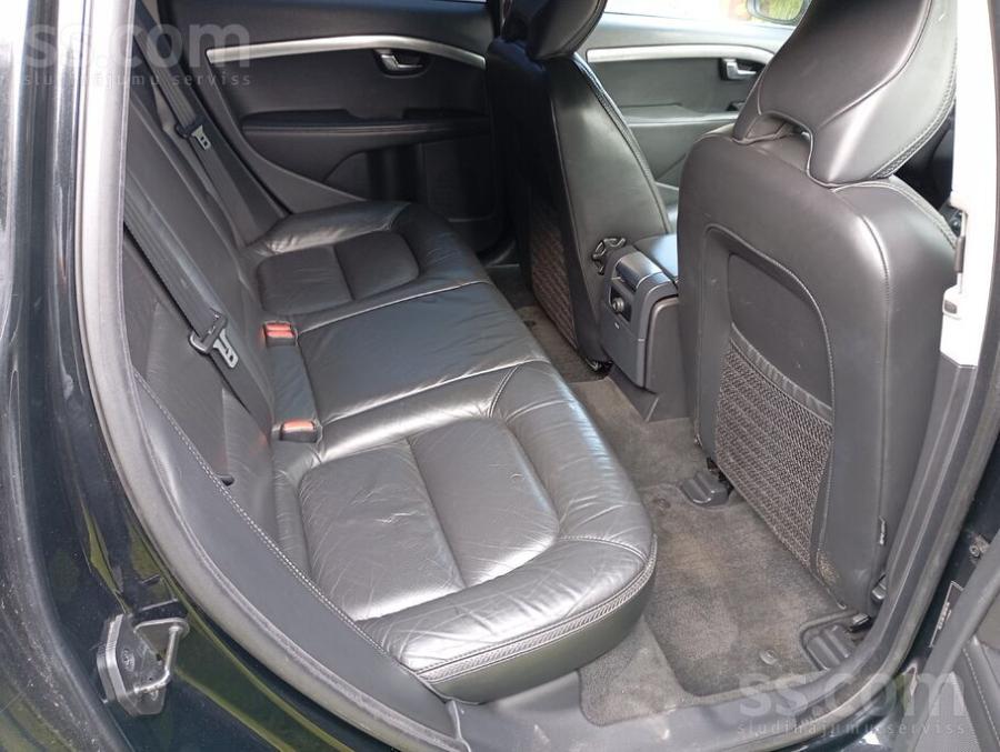 Melns Volvo XC70 2011 Bauska, ar dzinēja tilpumu 2.40 L un nobraukumu 232 tūkst. km par 7500 €, foto 9 vietnē AUTOMOTO.COM.LV
