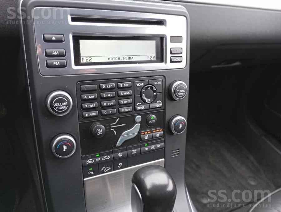 Melns Volvo XC70 2011 Bauska, ar dzinēja tilpumu 2.40 L un nobraukumu 232 tūkst. km par 7500 €, foto 12 vietnē AUTOMOTO.COM.LV