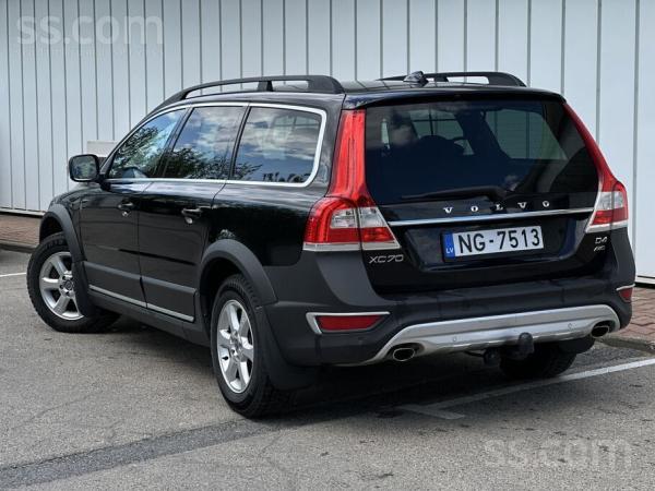 Melns Volvo XC70 2014 Rīga, ar dzinēja tilpumu 2.40 L un nobraukumu 412 tūkst. km par 8400 €, foto 3 vietnē AUTOMOTO.COM.LV