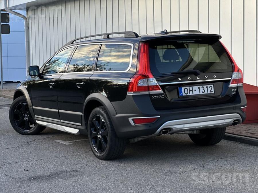 Melns Volvo XC70 2014 Rīga, ar dzinēja tilpumu 2.40 L un nobraukumu 242 tūkst. km par 13200 €, foto 3 vietnē AUTOMOTO.COM.LV