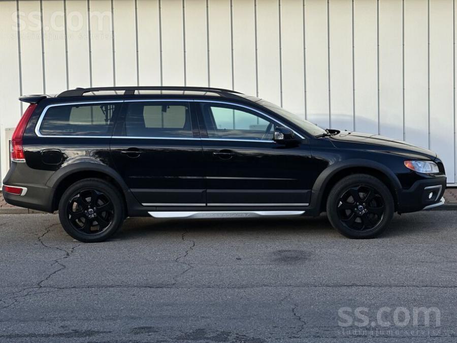 Melns Volvo XC70 2014 Rīga, ar dzinēja tilpumu 2.40 L un nobraukumu 242 tūkst. km par 13200 €, foto 4 vietnē AUTOMOTO.COM.LV