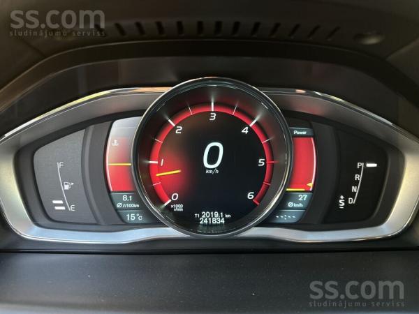 Melns Volvo XC70 2014 Rīga, ar dzinēja tilpumu 2.40 L un nobraukumu 242 tūkst. km par 13200 €, foto 7 vietnē AUTOMOTO.COM.LV