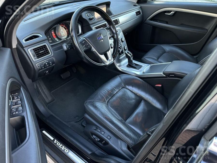 Melns Volvo XC70 2014 Rīga, ar dzinēja tilpumu 2.40 L un nobraukumu 242 tūkst. km par 13200 €, foto 13 vietnē AUTOMOTO.COM.LV