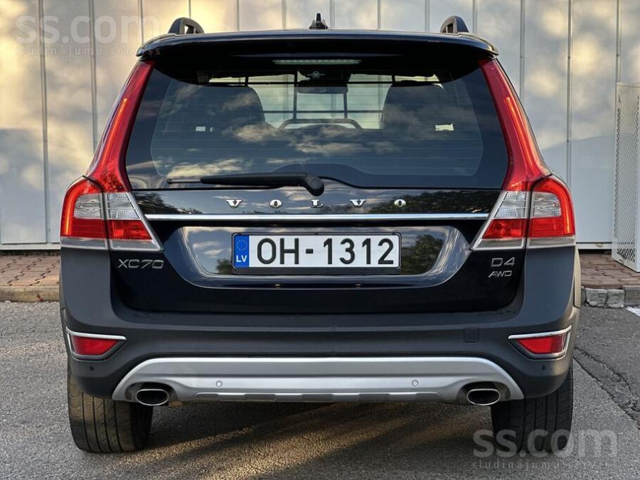 Melns Volvo XC70 2014 Rīga, ar dzinēja tilpumu 2.40 L un nobraukumu 242 tūkst. km par 13200 €, foto 31 vietnē AUTOMOTO.COM.LV