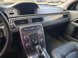Black Volvo XC70 2014 in Riga, with an engine capacity of 2.40 L and mileage of 406 thousand km for 9900 €, photo 4 on AUTOMOTO.COM.LV