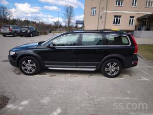 Black Volvo XC70 2014 in Riga, with an engine capacity of 2.40 L and mileage of 406 thousand km for 9900 €, photo 13 on AUTOMOTO.COM.LV