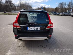 Black Volvo XC70 2014 in Riga, with an engine capacity of 2.40 L and mileage of 406 thousand km for 9900 €, photo 14 on AUTOMOTO.COM.LV