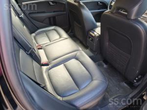 Black Volvo XC70 2014 in Riga, with an engine capacity of 2.40 L and mileage of 406 thousand km for 9900 €, photo 15 on AUTOMOTO.COM.LV