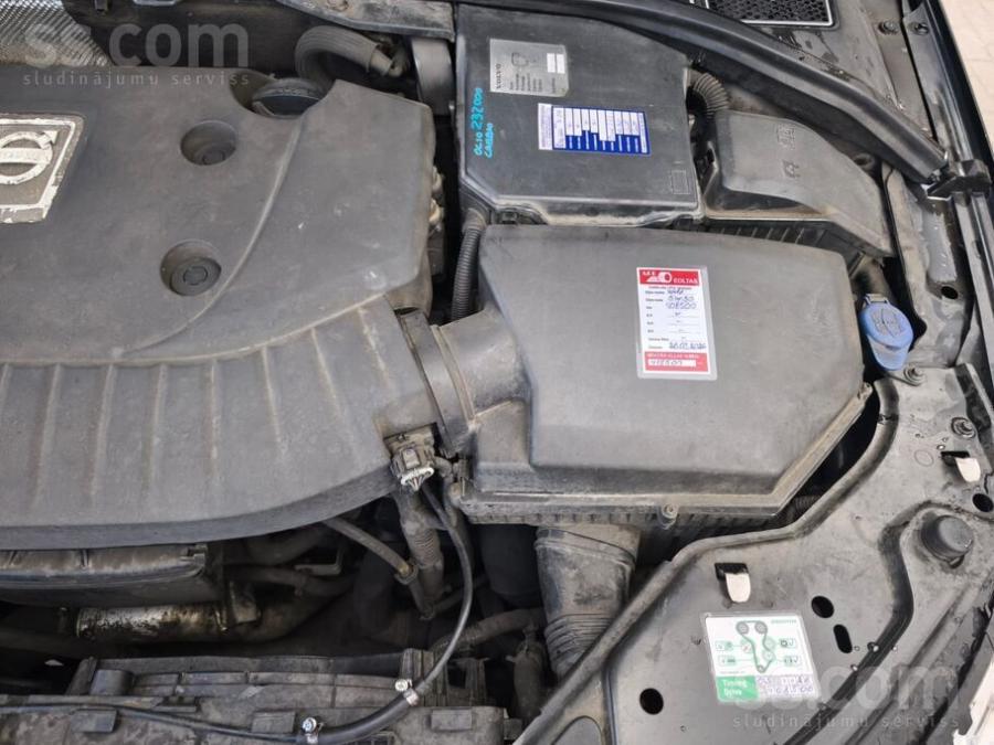 Black Volvo XC70 2014 in Riga, with an engine capacity of 2.40 L and mileage of 406 thousand km for 9900 €, photo 17 on AUTOMOTO.COM.LV