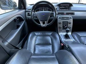 Black Volvo XC70 2014 in Riga, with an engine capacity of 2.40 L and mileage of 412 thousand km for 7990 €, photo 15 on AUTOMOTO.COM.LV