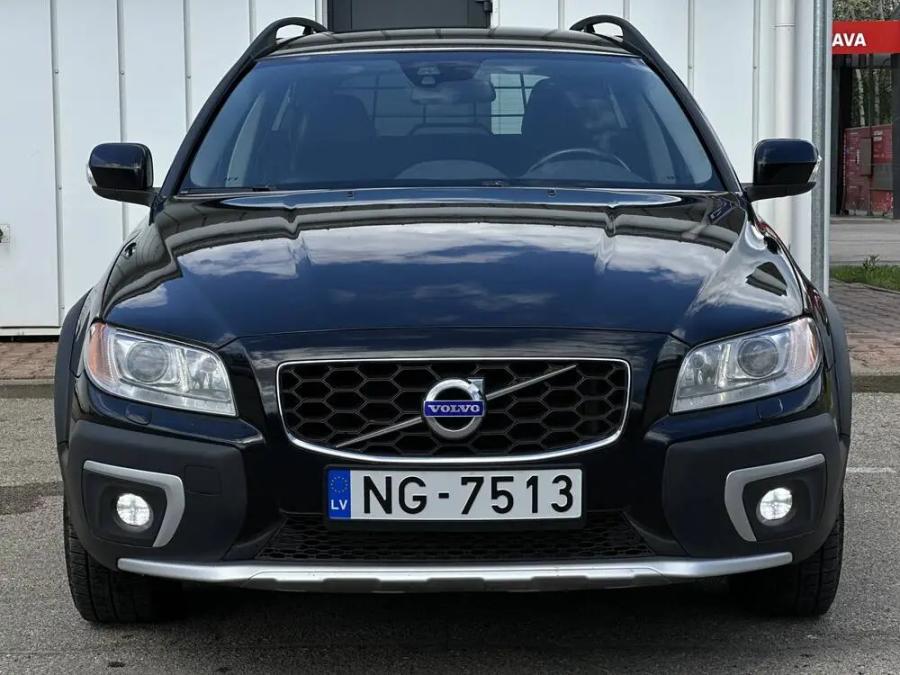 Black Volvo XC70 2014 in Riga, with an engine capacity of 2.40 L and mileage of 412 thousand km for 7990 €, photo 30 on AUTOMOTO.COM.LV