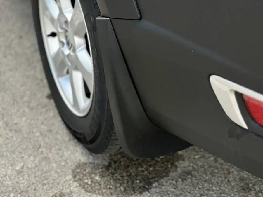 Black Volvo XC70 2014 in Riga, with an engine capacity of 2.40 L and mileage of 412 thousand km for 7990 €, photo 35 on AUTOMOTO.COM.LV
