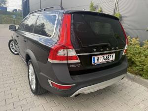 Black Volvo XC70 2014 in Vilnius, with an engine capacity of 2.40 L and mileage of 253 thousand km for 14000 €, photo 5 on AUTOMOTO.COM.LV
