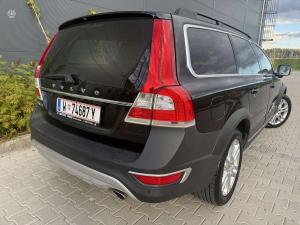 Black Volvo XC70 2014 in Vilnius, with an engine capacity of 2.40 L and mileage of 253 thousand km for 14000 €, photo 7 on AUTOMOTO.COM.LV