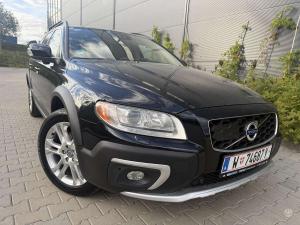 Black Volvo XC70 2014 in Vilnius, with an engine capacity of 2.40 L and mileage of 253 thousand km for 14000 €, photo 8 on AUTOMOTO.COM.LV