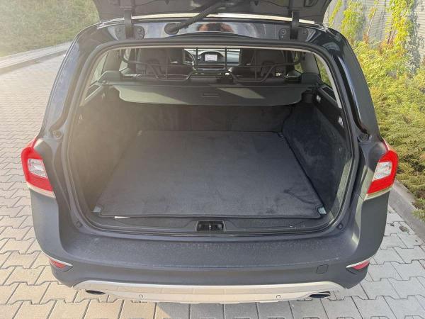 Melns Volvo XC70 2014 Viļņa, ar dzinēja tilpumu 2.40 L un nobraukumu 253 tūkst. km par 14000 €, foto 9 vietnē AUTOMOTO.COM.LV