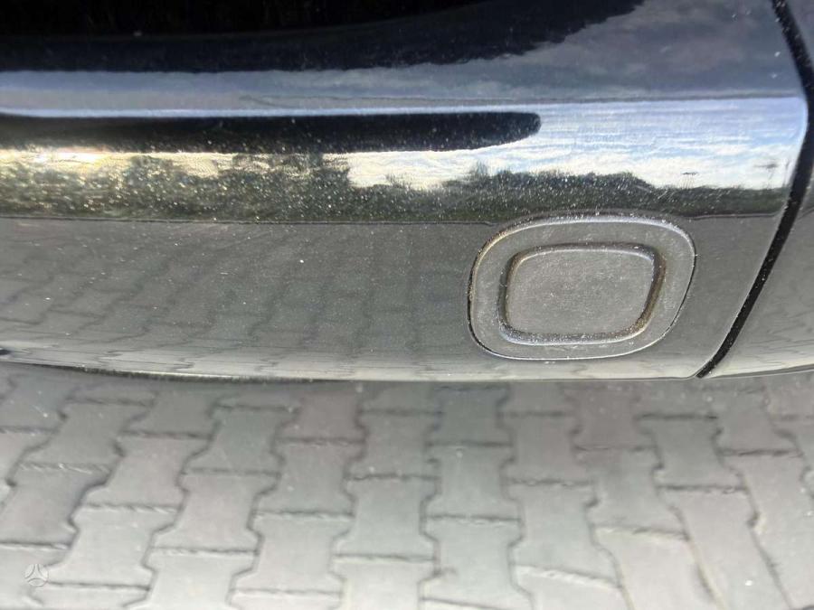 Black Volvo XC70 2014 in Vilnius, with an engine capacity of 2.40 L and mileage of 253 thousand km for 14000 €, photo 12 on AUTOMOTO.COM.LV