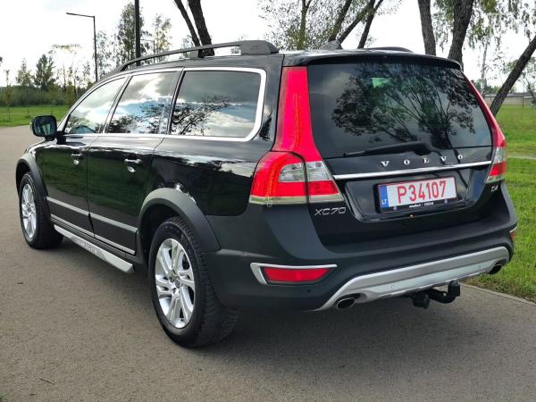 Volvo XC70 2014 in Ukmerge on AUTOMOTO.COM.LV Black Volvo XC70 2014 in Ukmerge, with an engine capacity of 2.00 L and mileage of 280 thousand km for 10400 €, photo 5 on AUTOMOTO.COM.LV
