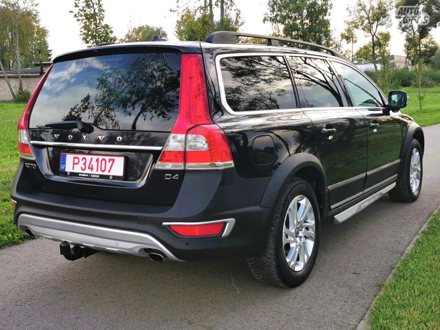 Black Volvo XC70 2014 in Ukmerge, with an engine capacity of 2.00 L and mileage of 280 thousand km for 10400 €, photo 7 on AUTOMOTO.COM.LV
