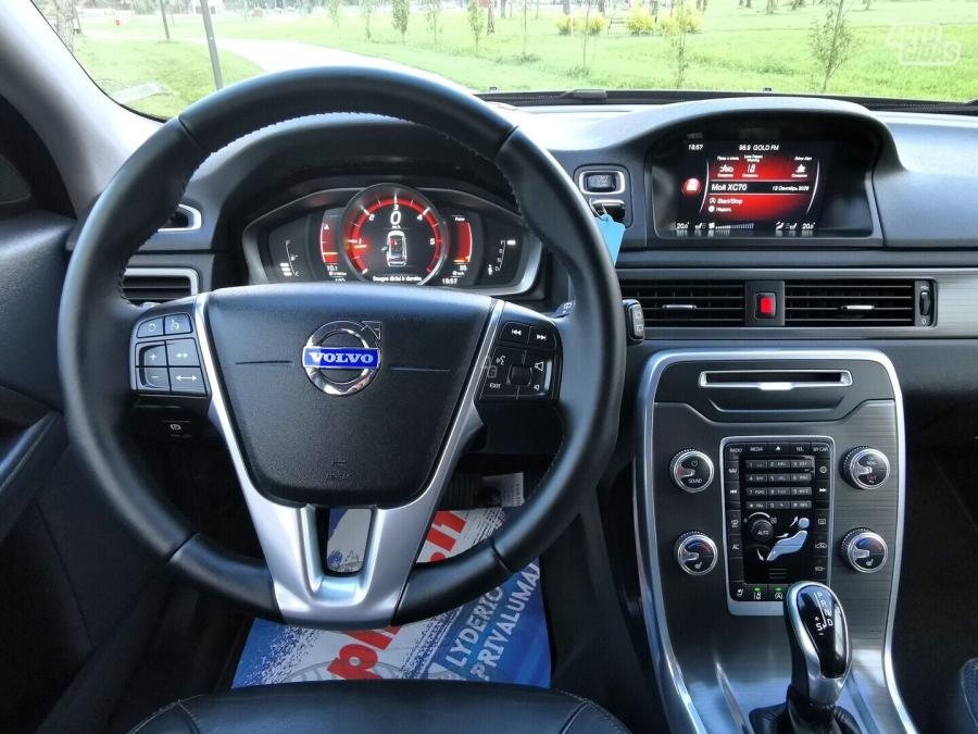 Black Volvo XC70 2014 in Ukmerge, with an engine capacity of 2.00 L and mileage of 280 thousand km for 10400 €, photo 16 on AUTOMOTO.COM.LV