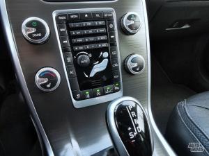 Black Volvo XC70 2014 in Ukmerge, with an engine capacity of 2.00 L and mileage of 280 thousand km for 10400 €, photo 28 on AUTOMOTO.COM.LV