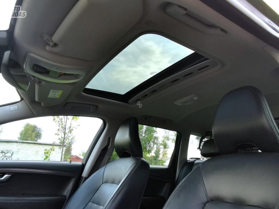 Black Volvo XC70 2014 in Ukmerge, with an engine capacity of 2.00 L and mileage of 280 thousand km for 10400 €, photo 32 on AUTOMOTO.COM.LV