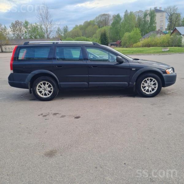 Melns Volvo XC70 2006 Rēzekne, ar dzinēja tilpumu 2.40 L un nobraukumu 370 tūkst. km par 3000 €, foto 4 vietnē AUTOMOTO.COM.LV