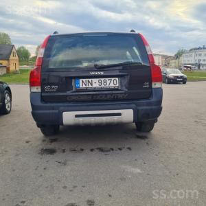 Melns Volvo XC70 2006 Rēzekne, ar dzinēja tilpumu 2.40 L un nobraukumu 370 tūkst. km par 3000 €, foto 5 vietnē AUTOMOTO.COM.LV