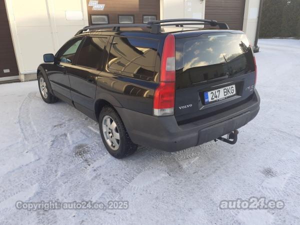 Melns Volvo XC70 2001 Veru, ar dzinēja tilpumu 2.40 L un nobraukumu 397 tūkst. km par 2000 €, foto 4 vietnē AUTOMOTO.COM.LV