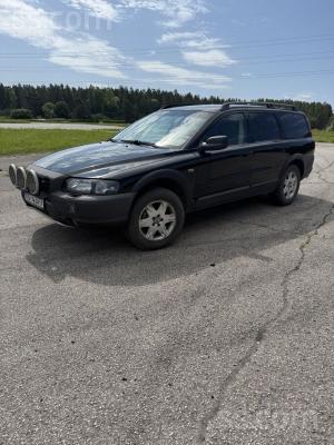 Black Volvo XC70 2002 in Tukums, with an engine capacity of 2.40 L and mileage of 461 thousand km for 2200 €, photo 3 on AUTOMOTO.COM.LV