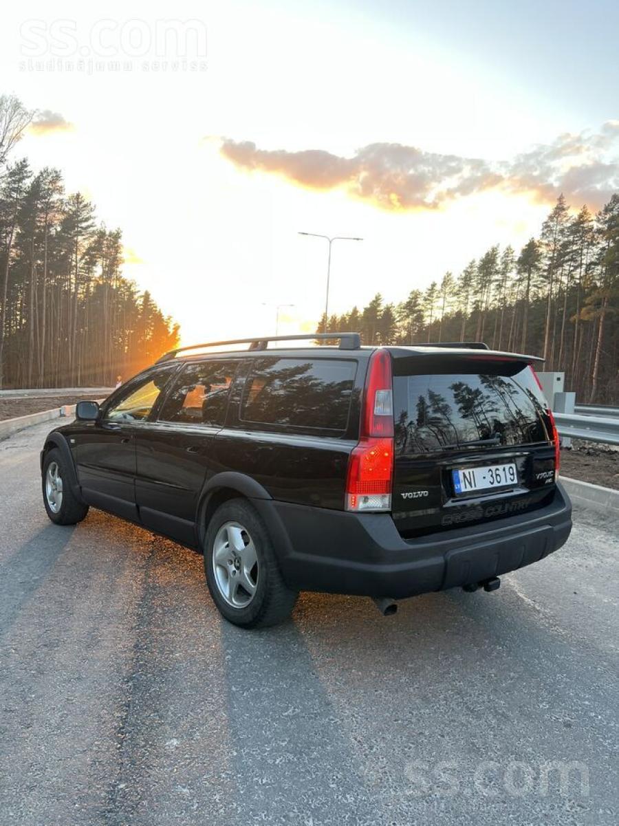 Черный Вольво ХС70 2002 в Рига, объемом двигателя 2.50 л и пробегом 366 тыс. км за 2250 €, фото 4 на AUTOMOTO.COM.LV