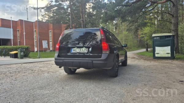 Black Volvo XC70 2002 in Aizkraukle, with an engine capacity of 2.40 L and mileage of 380 thousand km for 2600 €, photo 4 on AUTOMOTO.COM.LV