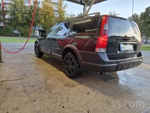 Черный Вольво ХС70 2002 в Айзкраукле, объемом двигателя 2.40 л и пробегом 380 тыс. км за 2600 €, фото 4 на AUTOMOTO.COM.LV