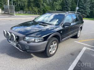 Melns Volvo XC70 2002 Rīga, ar dzinēja tilpumu 2.40 L un nobraukumu 460 tūkst. km par 1100 €, foto  vietnē AUTOMOTO.COM.LV