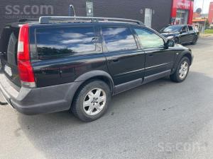 Black Volvo XC70 2002 in Riga, with an engine capacity of 2.40 L and mileage of 460 thousand km for 1100 €, photo 3 on AUTOMOTO.COM.LV