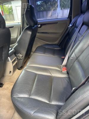 Black Volvo XC70 2002 in Riga, with an engine capacity of 2.40 L and mileage of 460 thousand km for 1100 €, photo 6 on AUTOMOTO.COM.LV